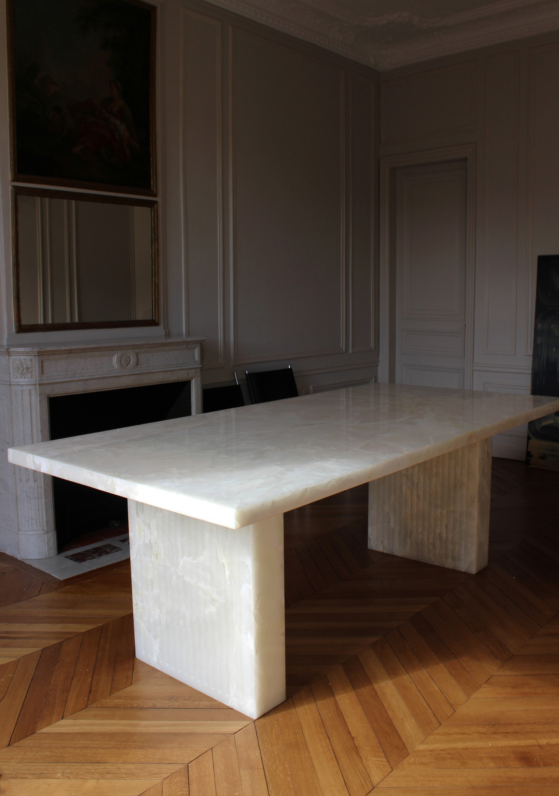 AURA WHITE ONYX DINING TABLE – Marbera