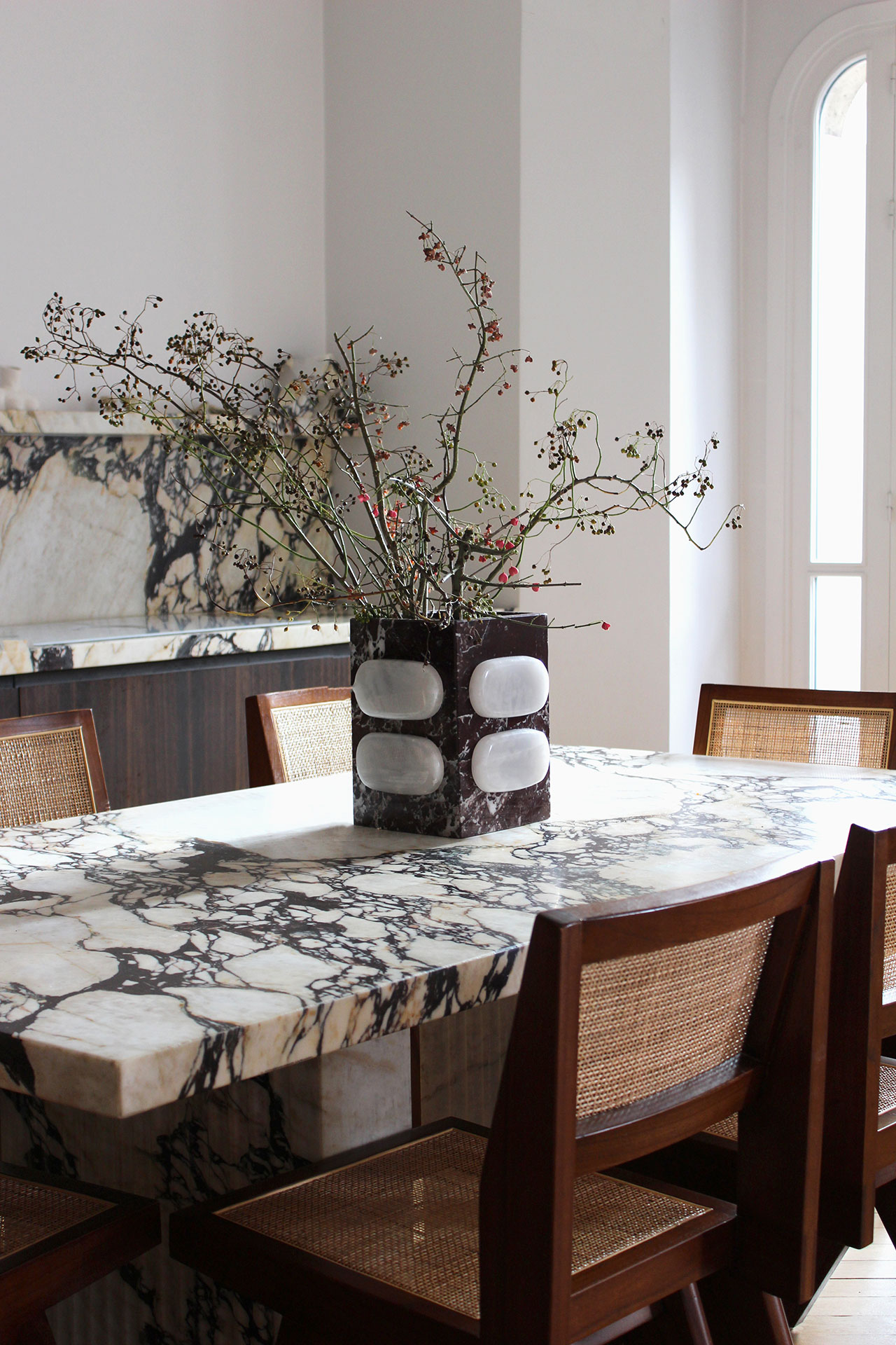 AURA CALACATTA VIOLA DINING TABLE - Marbera