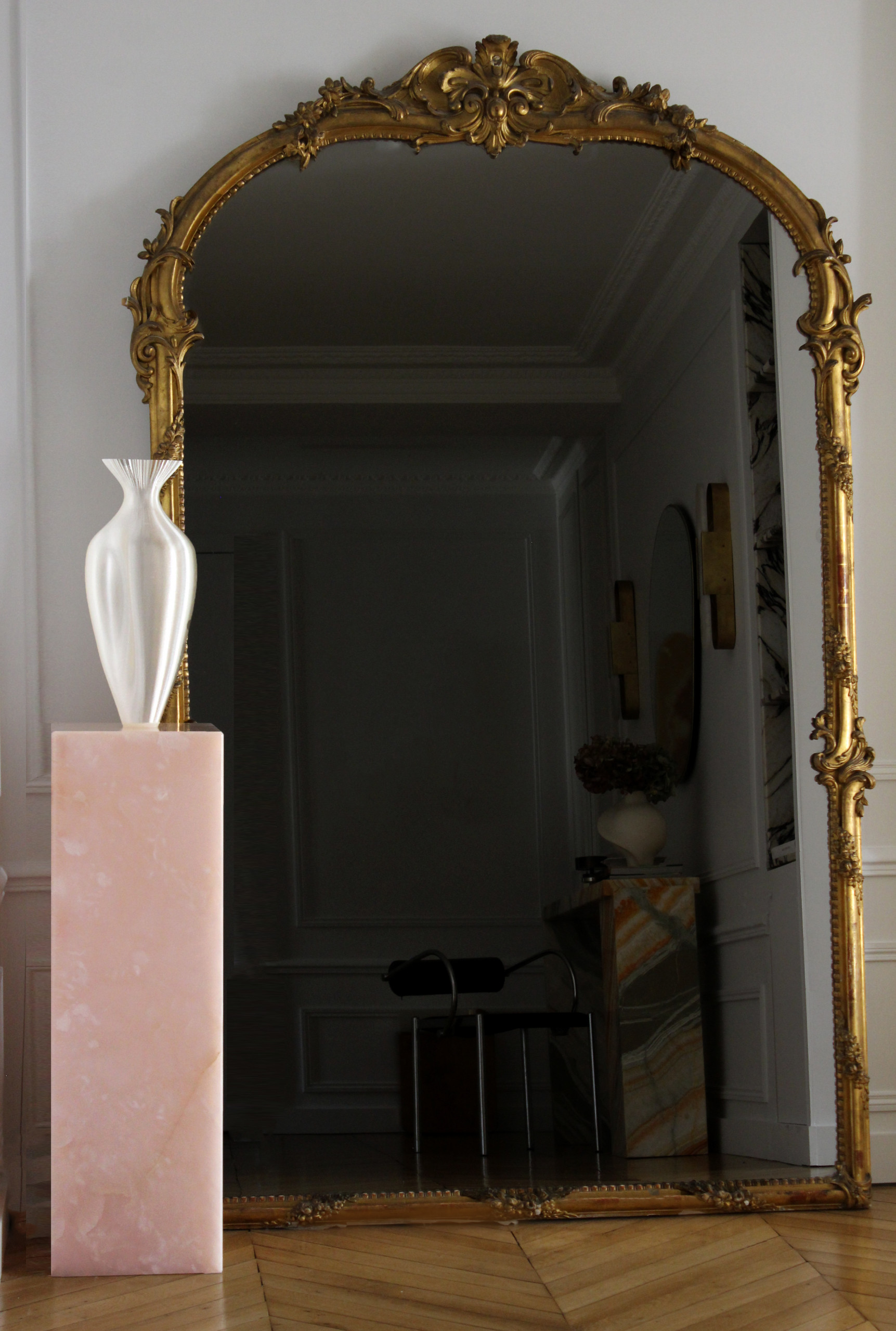 HIGH PINK ONYX PLINTH – Marbera